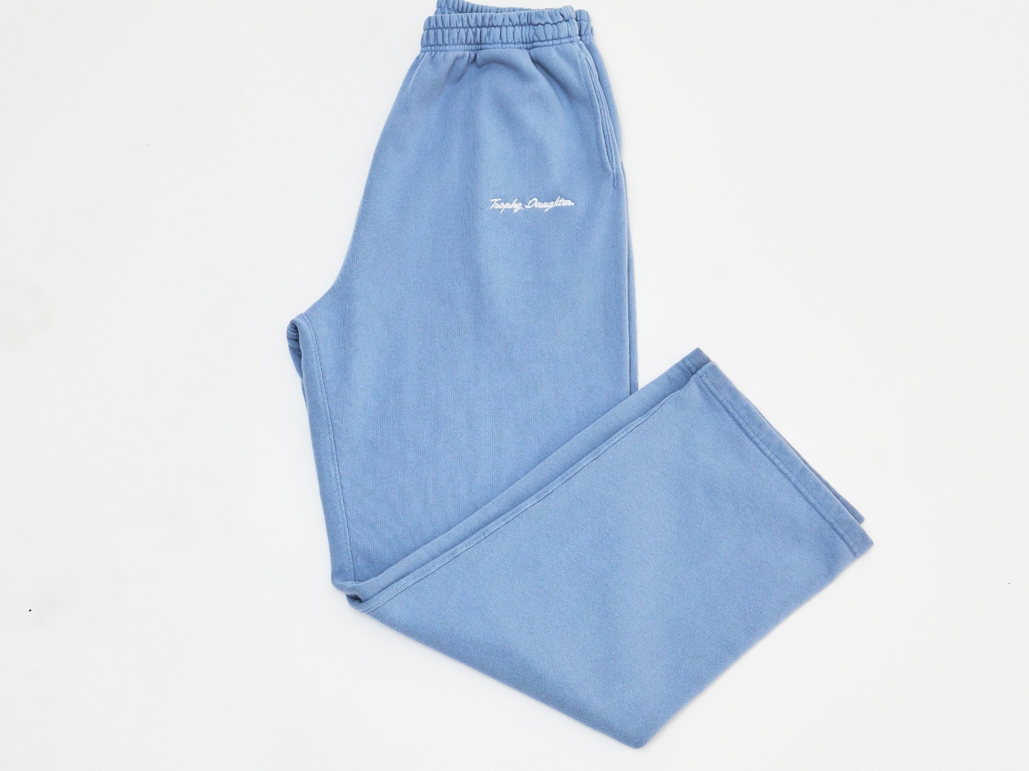 How To Dress With Ease – 7 Top Examples – trophydaughter.com